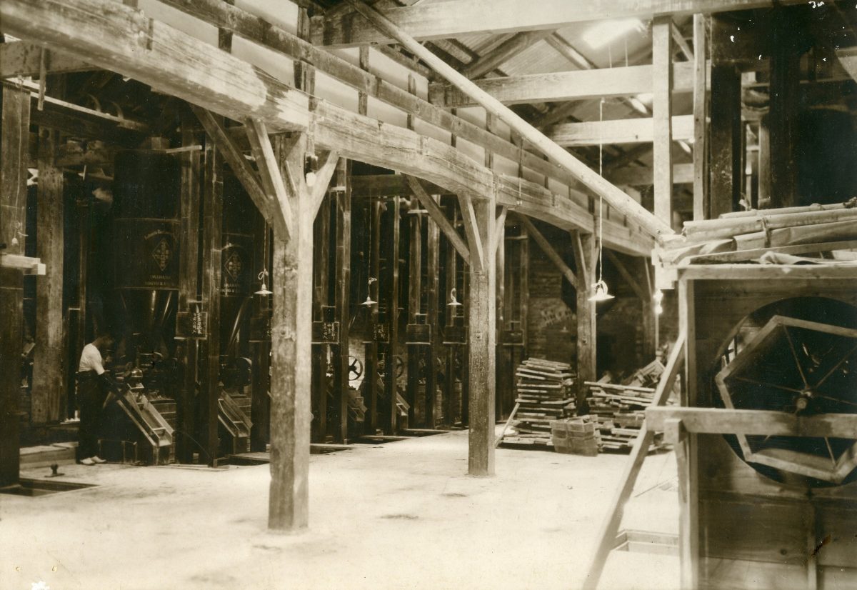 The History of Rice Polishing after the Meiji Restoration - Sake Museum ...